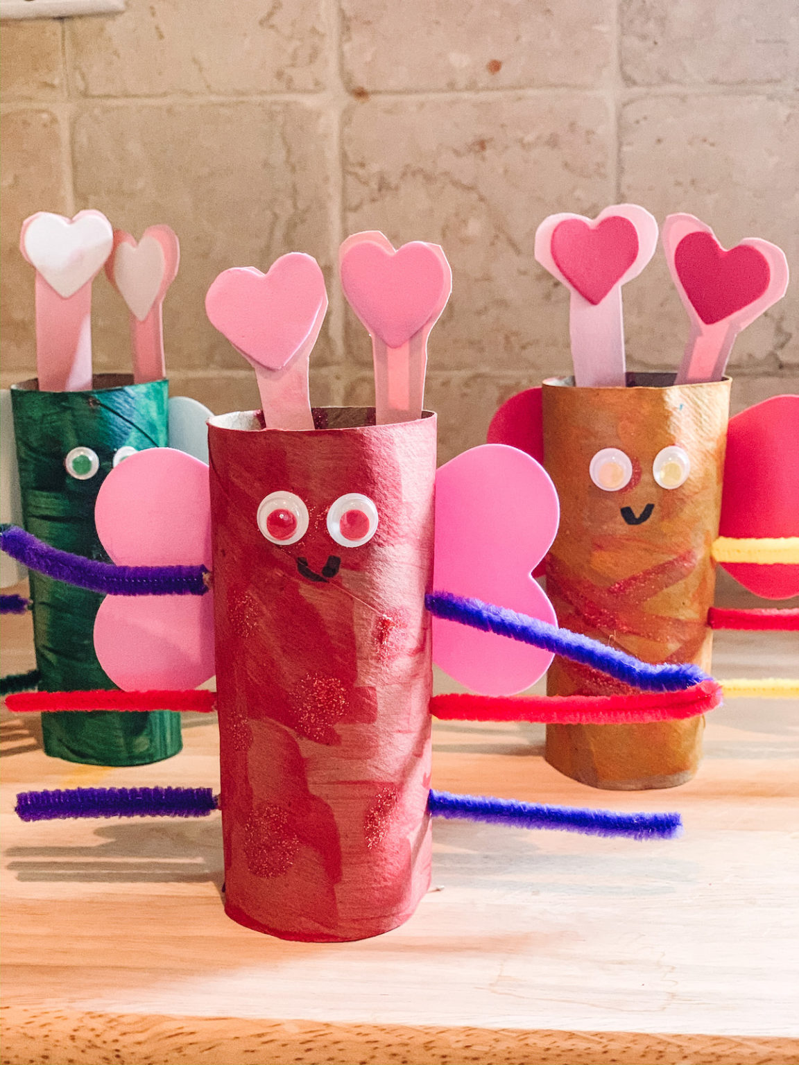 Easy Valentine’s Day Craft: Paper Towel Roll Love Bugs – Gen Z Moms